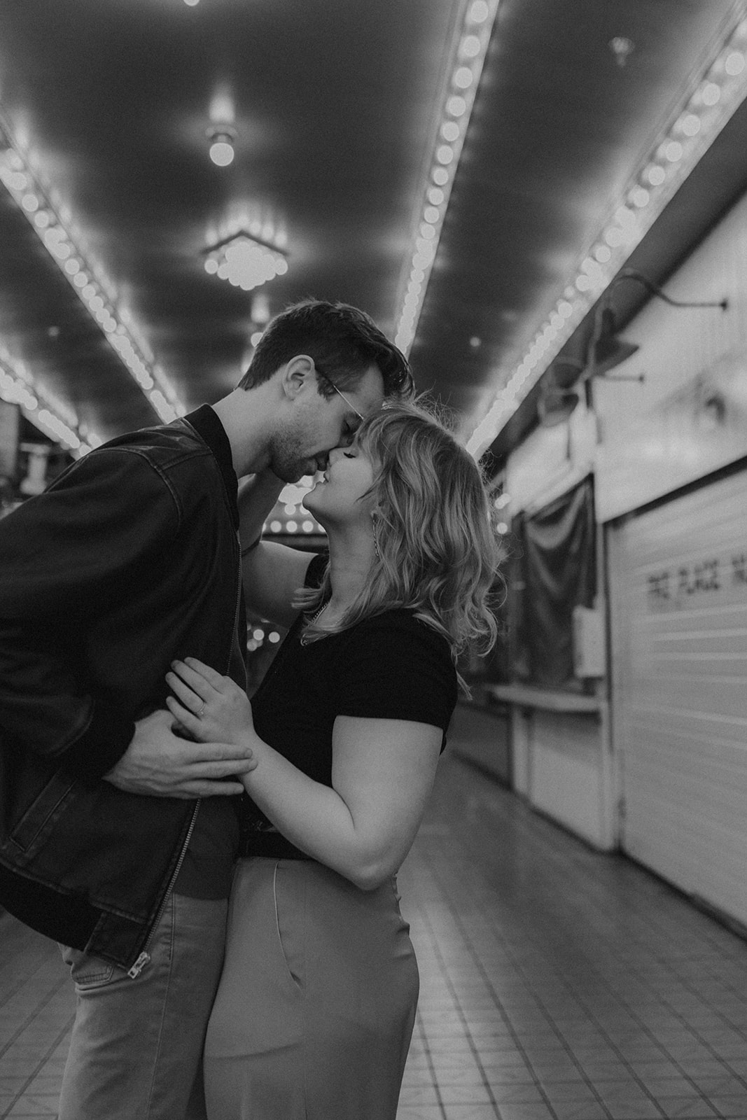 Pike Place Market Engagement - Alexandrae Photo - Revel in Your Rarity
